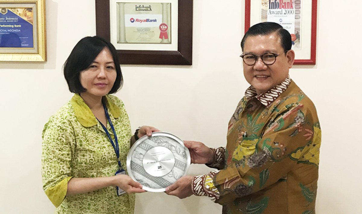 Jaringan-PRIMA-presents-10-years-Awarding-to-Bank-Royal